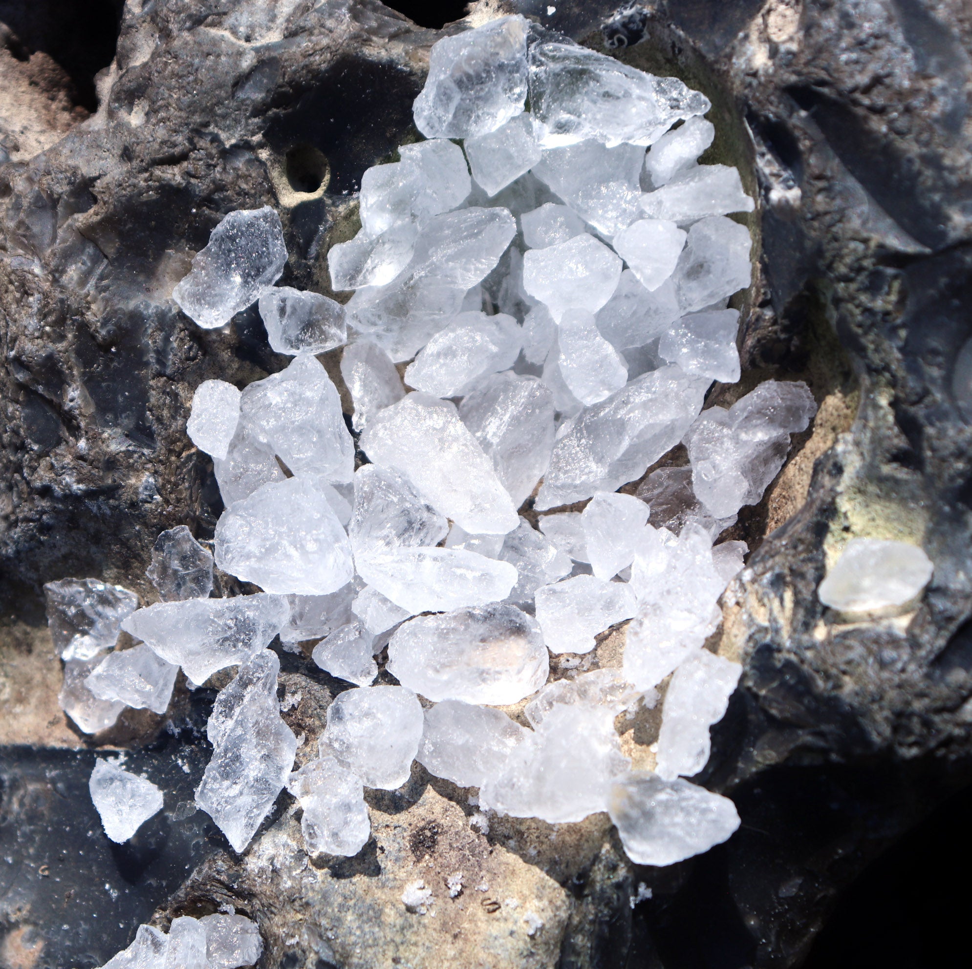 Mineral crystal – Bioaroma Crete